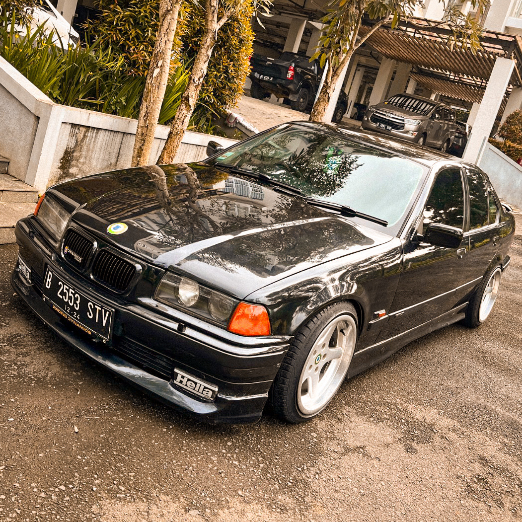 BMW 323i E36 LE Matic 1996 - Garasi Kami