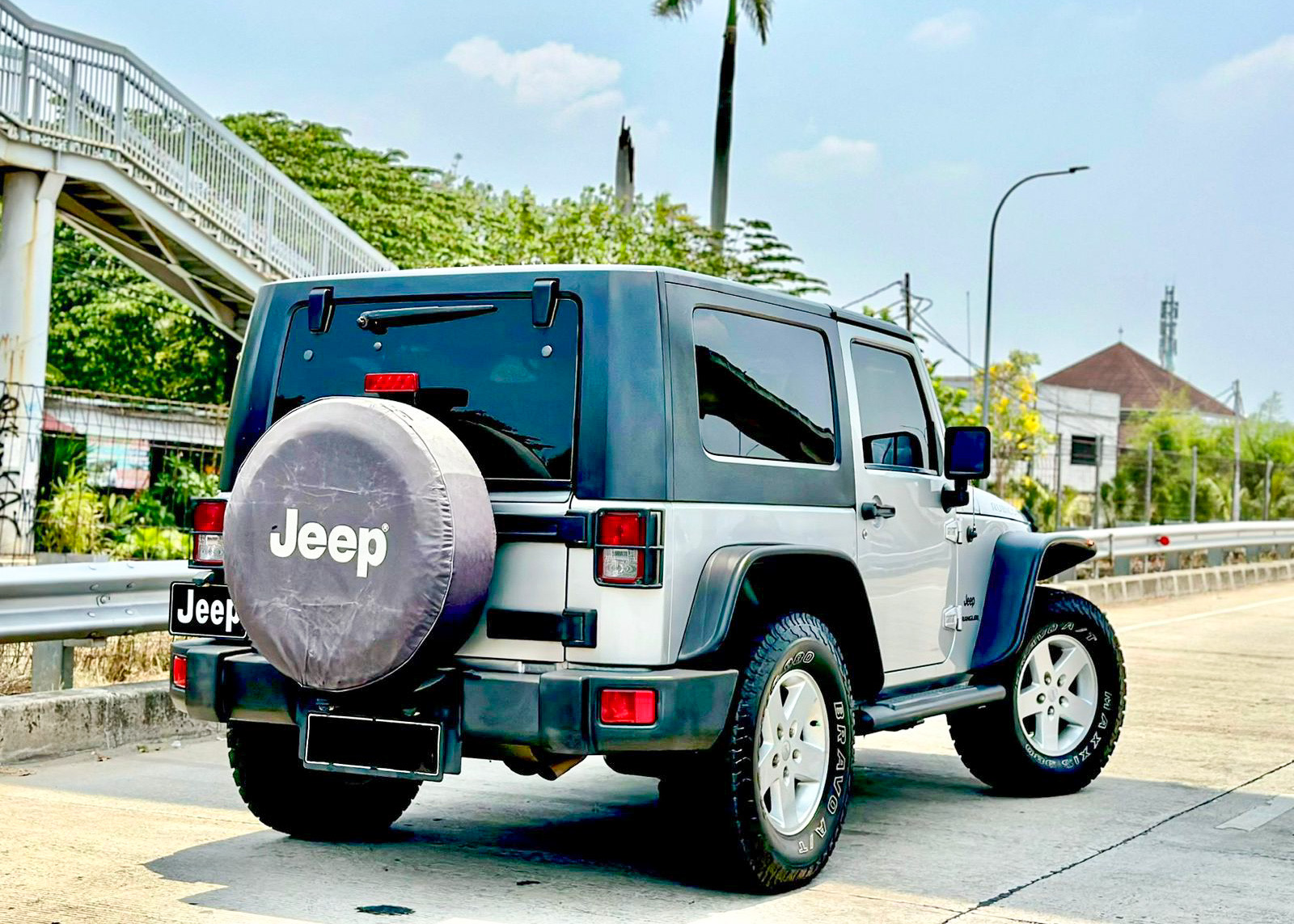 Jeep Wrangler Rubicon 3.8 4wd 2011 - Garasi Kami