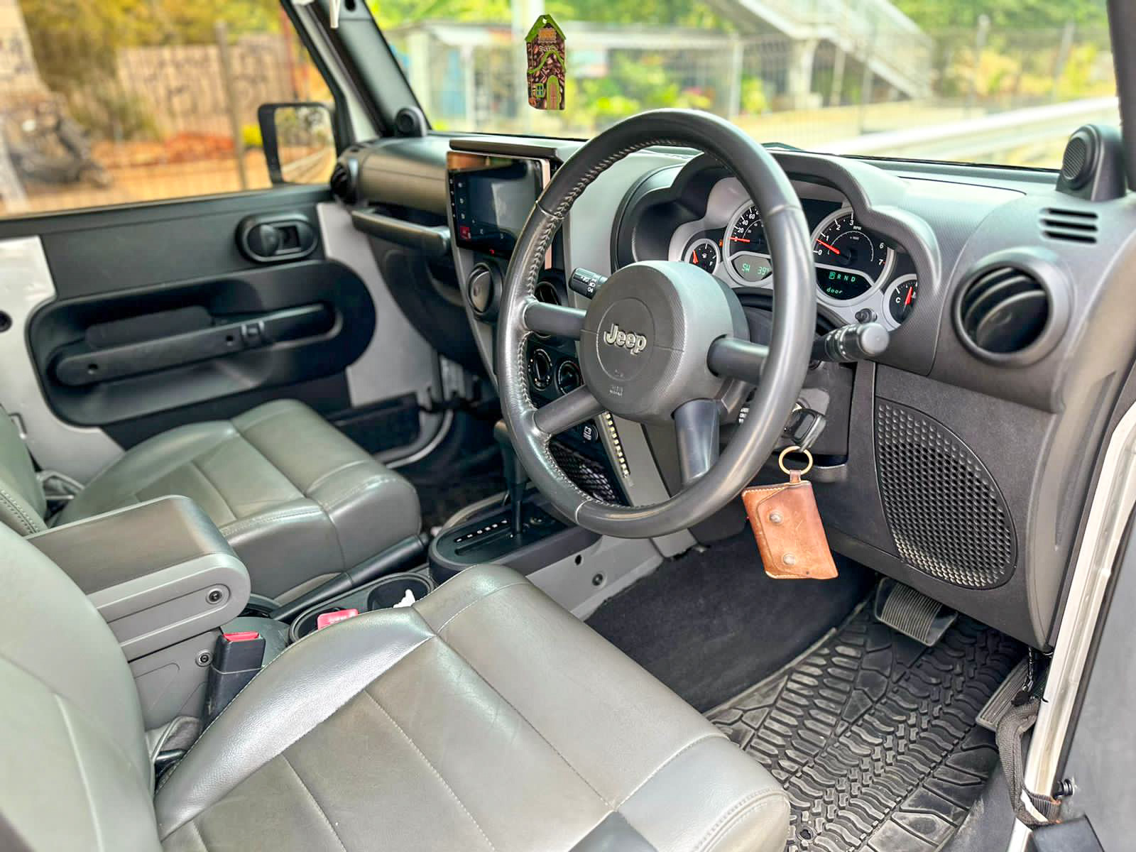 Jeep Wrangler Rubicon 3.8 4wd 2011 - Garasi Kami