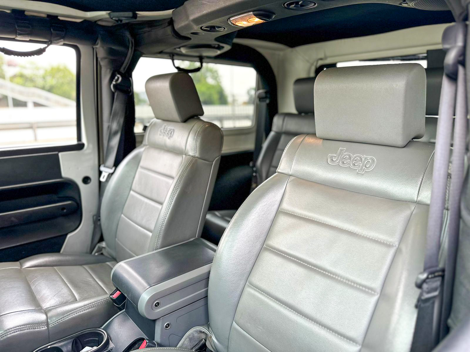 Jeep Wrangler Rubicon 3.8 4wd 2011 - Garasi Kami