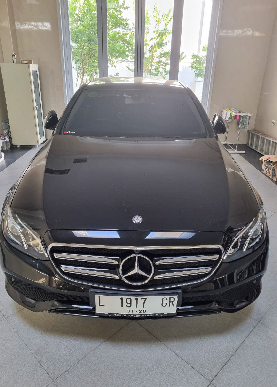 Mercedes Benz E300 W213 CBU 2016 - Garasi Kami