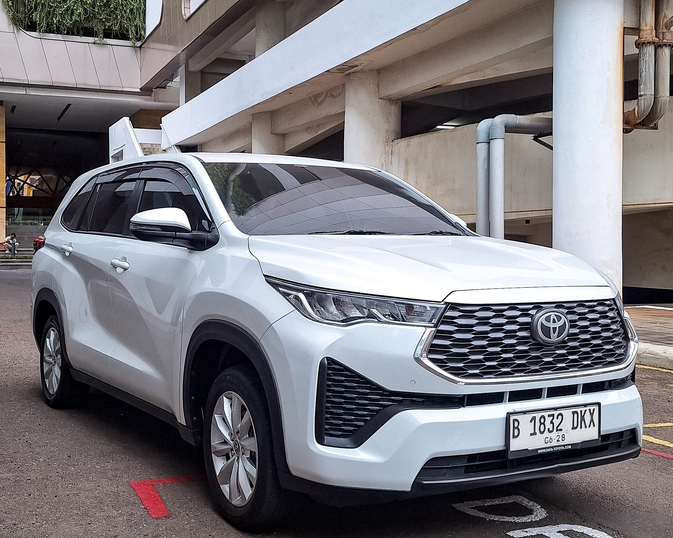 Toyota Innova Zenix 2.0 V 2023 - Garasi Kami
